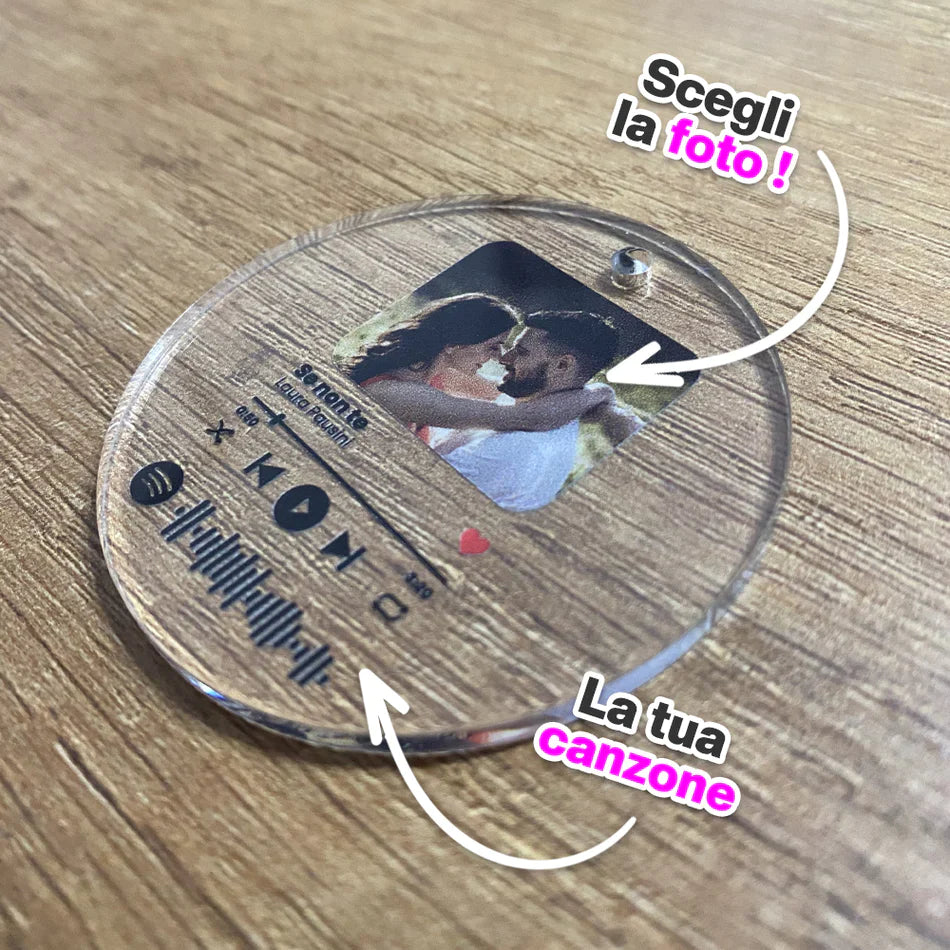 Portachiavi tondo in plexiglass personalizzato con foto e brano spotif